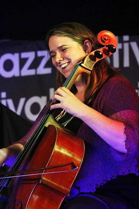 Piano Trio Quanta: Dominic Ingham (violin), Shirley Smart (cello) and ...