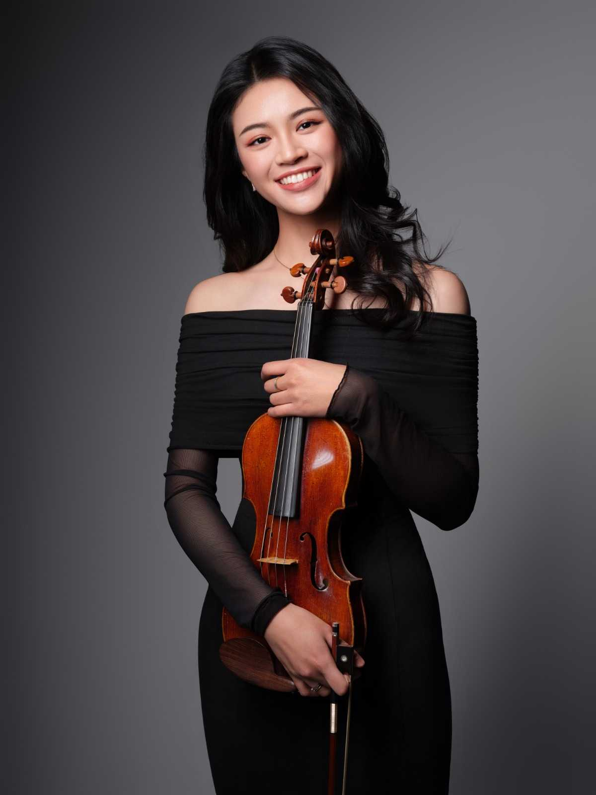 Kiana Chan (violin) & Nok Him Chan (piano) at Levens Hall, Kendal on ...