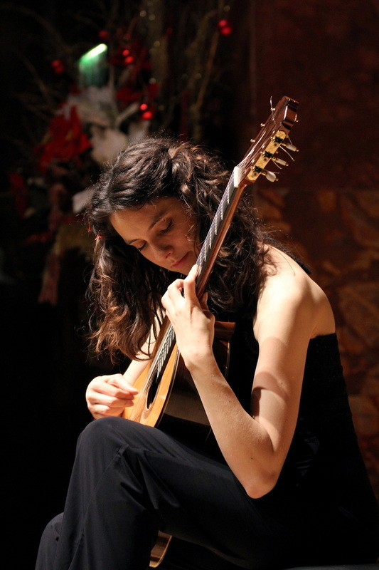 Laura Snowden: Classical Guitar at St Thomas' Church, Winchelsea on ...