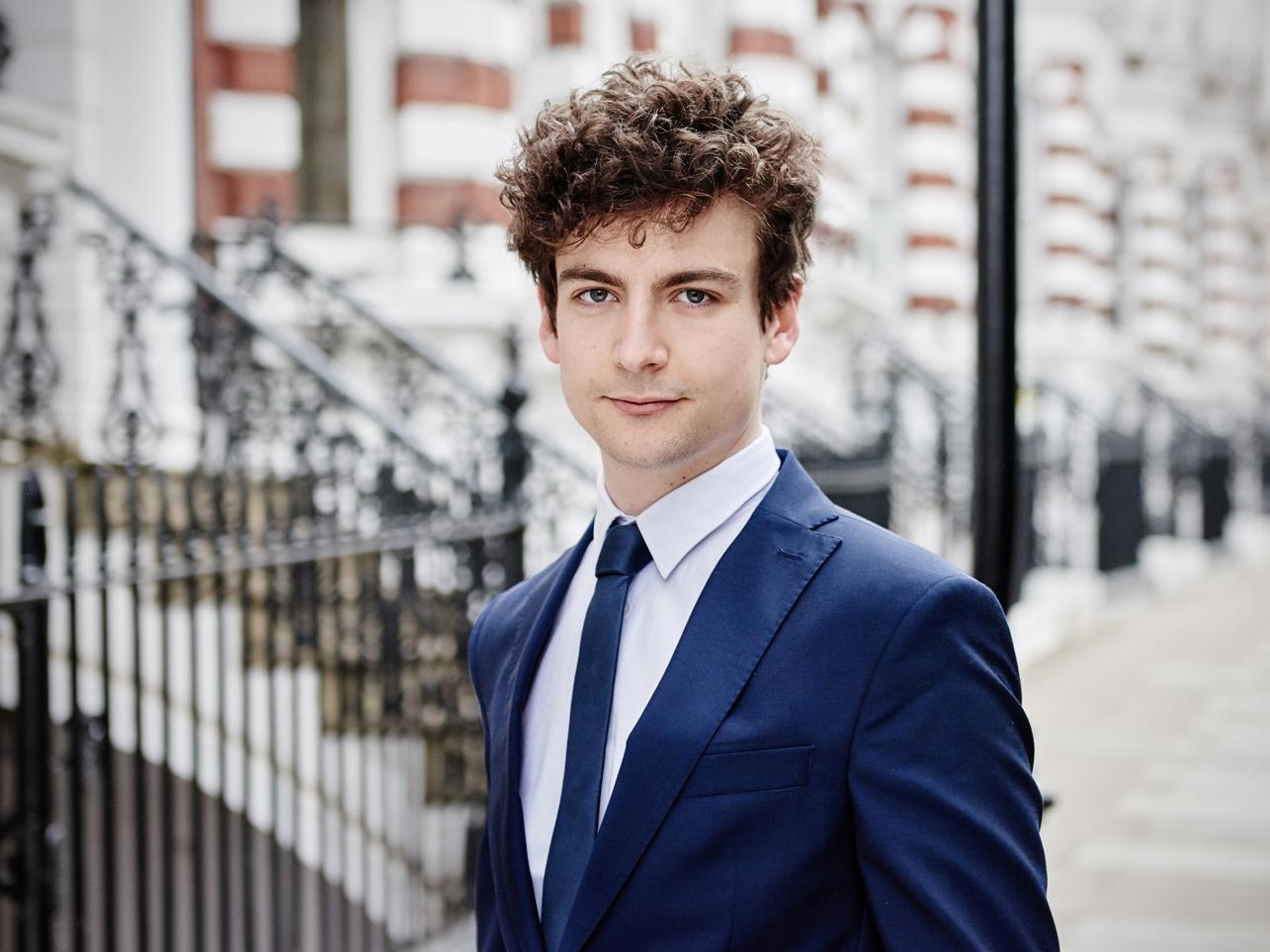 Alexander Ullman (piano) - Hattori Foundation Rush Hour Recital at 1901 ...